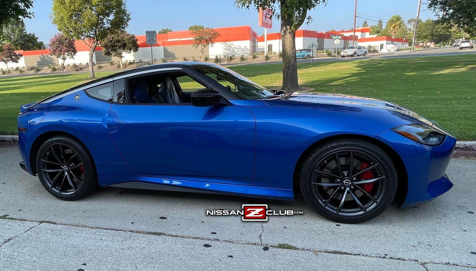 Serian Blue Nissan Z spotted in the wild | 2023+ Nissan Z Forum ...